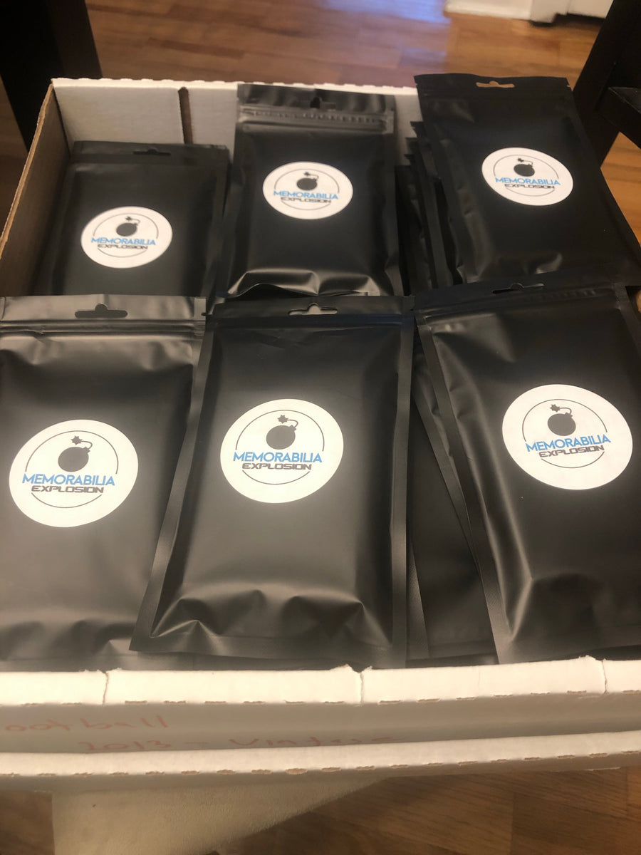 Memorabilia Explosion - Baseball Card Mystery Pack